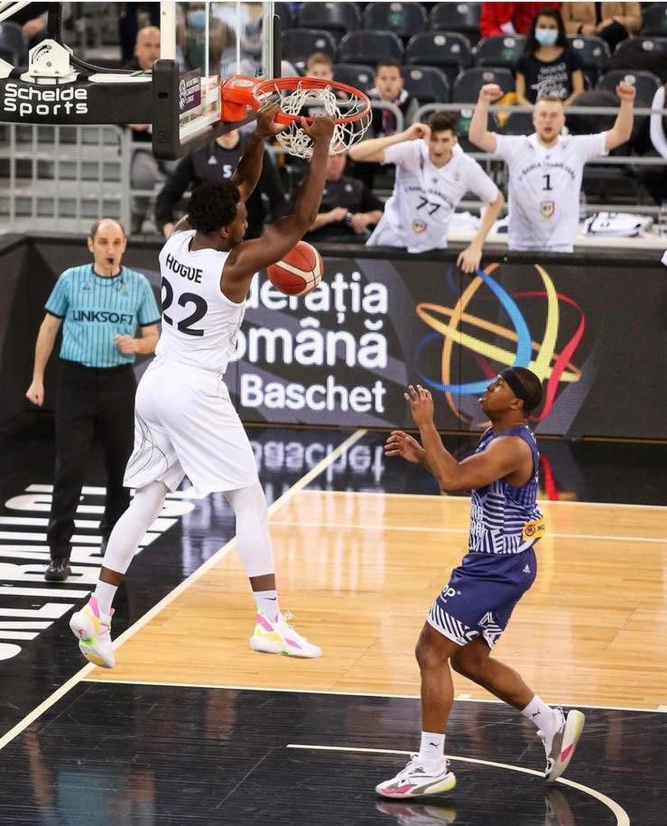 The Kyle Hines Similarities And Sixth Sense Of Knowing Where The ...