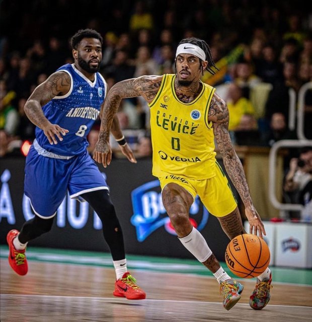 Prolific Scorer Ty Nichols(EWE Baskets) Chip Isn´t Going Anywhere As He ...